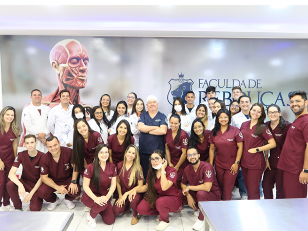 FRCG promove curso prático de suturas Odontológicas para alunos do P1 ...